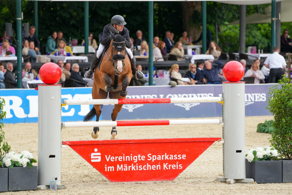 Christian Kukuk springt zu Gold - Rheinlands Reiter+Pferde